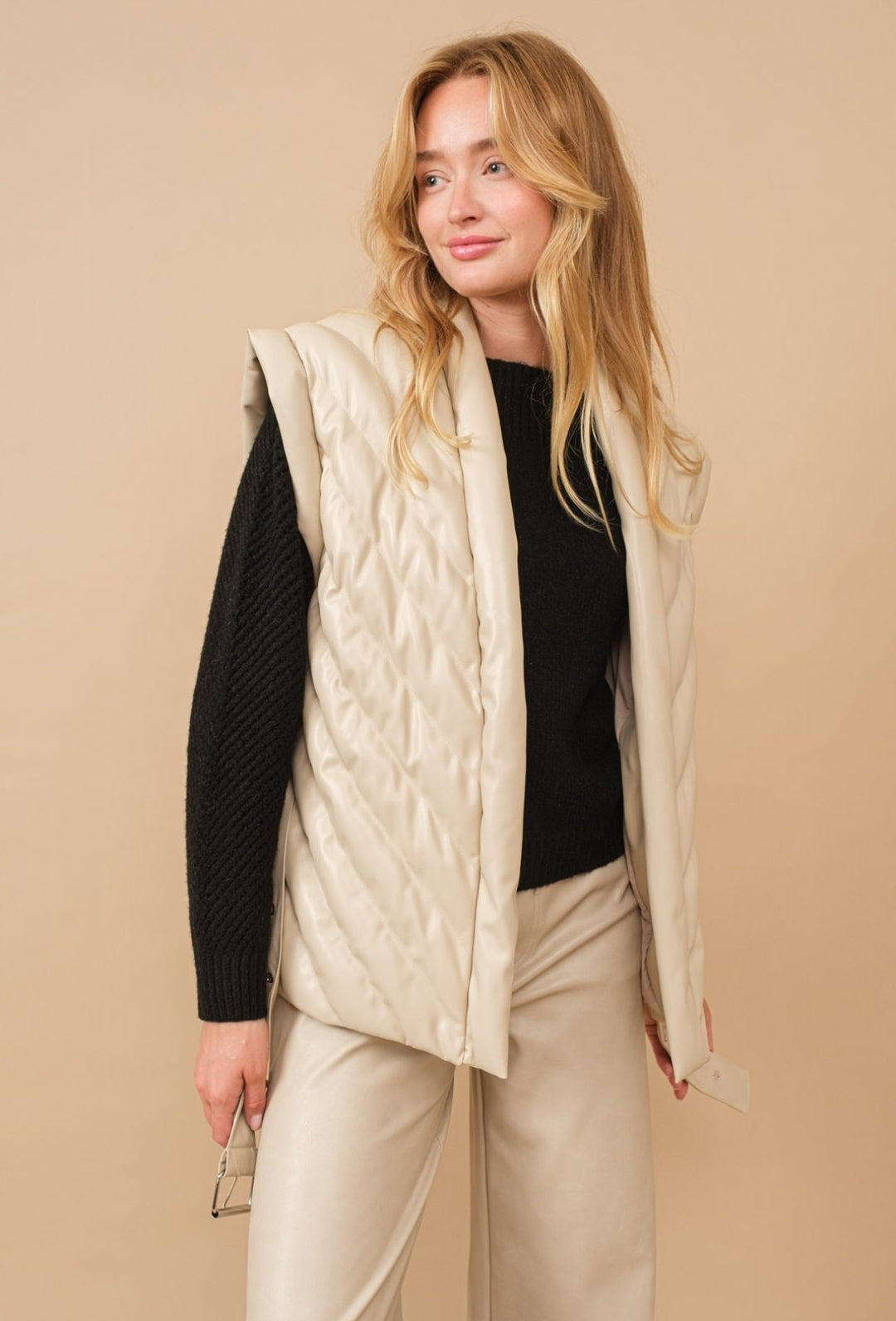 Chaleco afelpado de vinipiel con cinto – Smukk moda